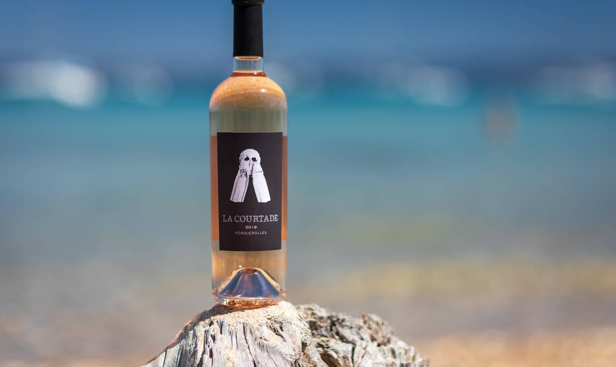 Le Domaine La Courtade lance la saison avec ses deux rosés Les ...